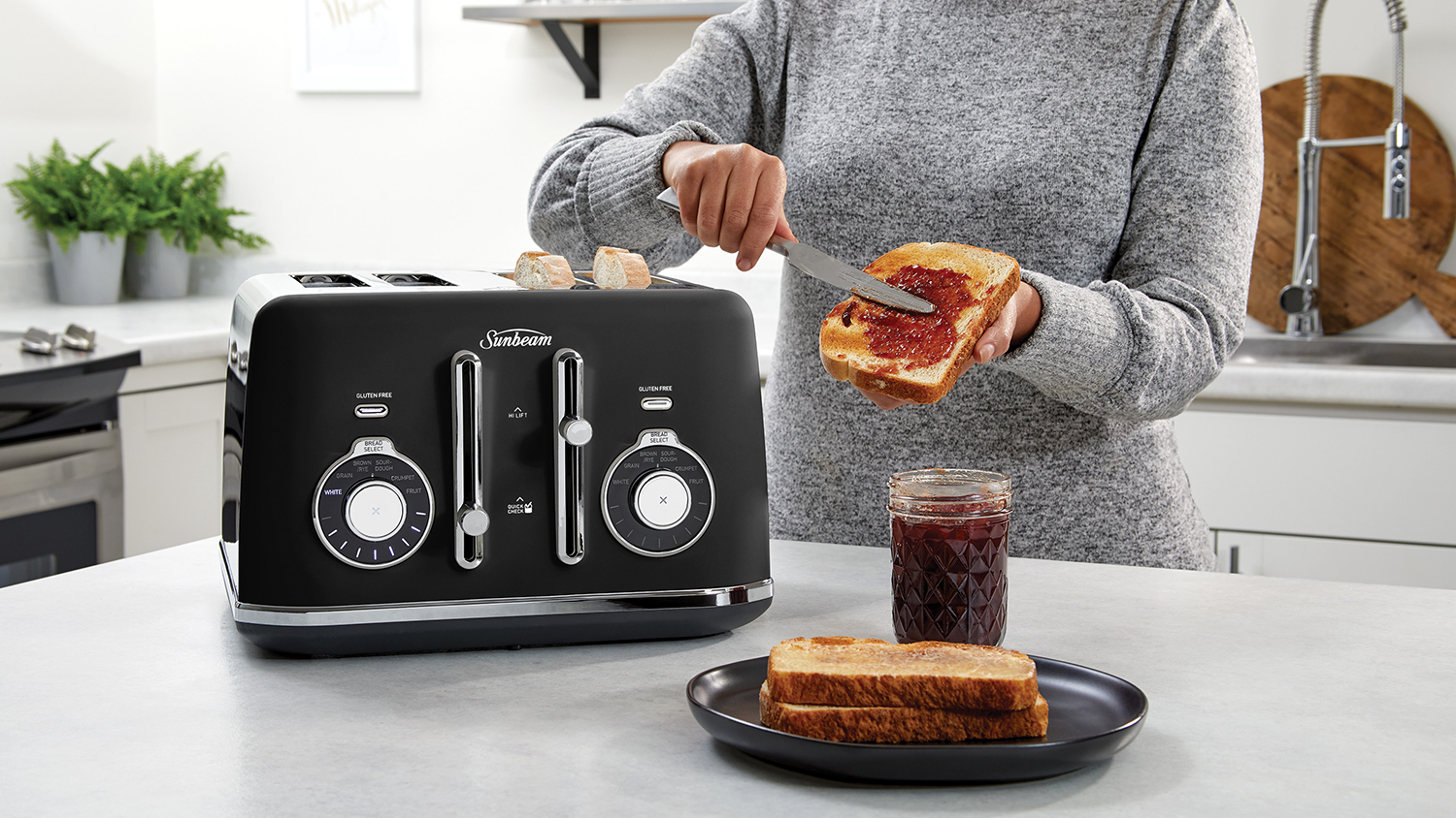 Toaster - Breville, DeLonghi, Sunbeam, Russell Hobbs & More | Harvey ...