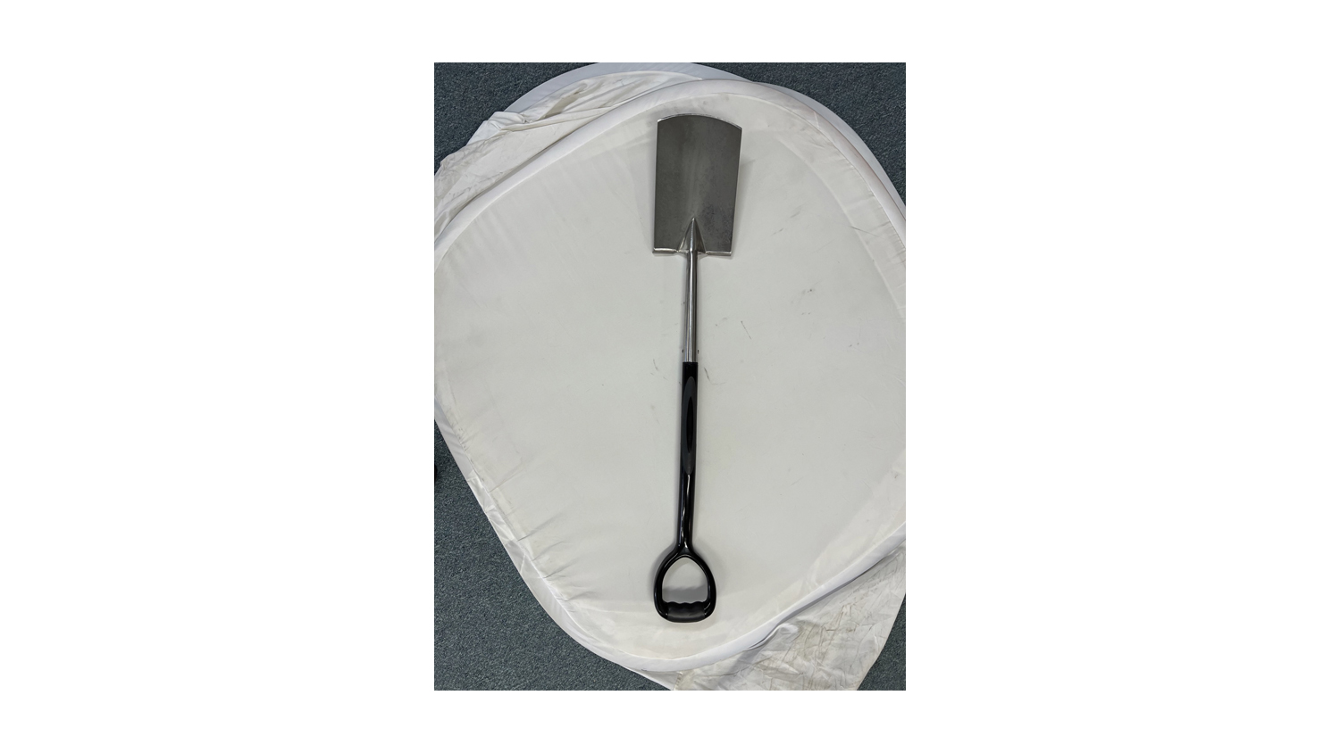 Viking Polished Steel Digging Spade | Harvey Norman New Zealand