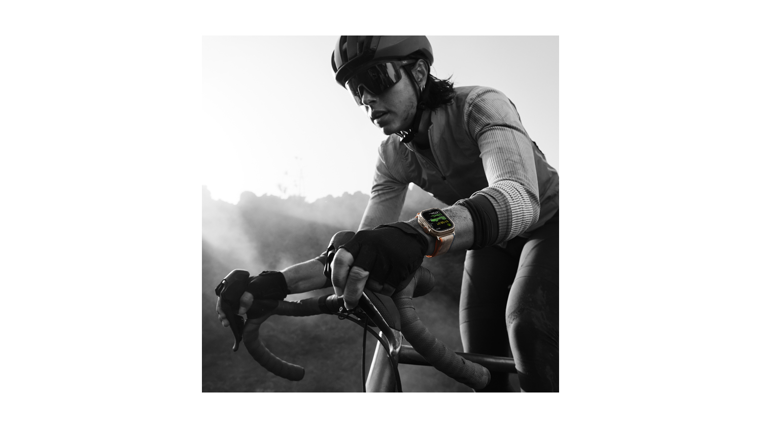 Apple Watch Ultra 2 - Titanium Case with Blue/Black Trail Loop (49mm ...