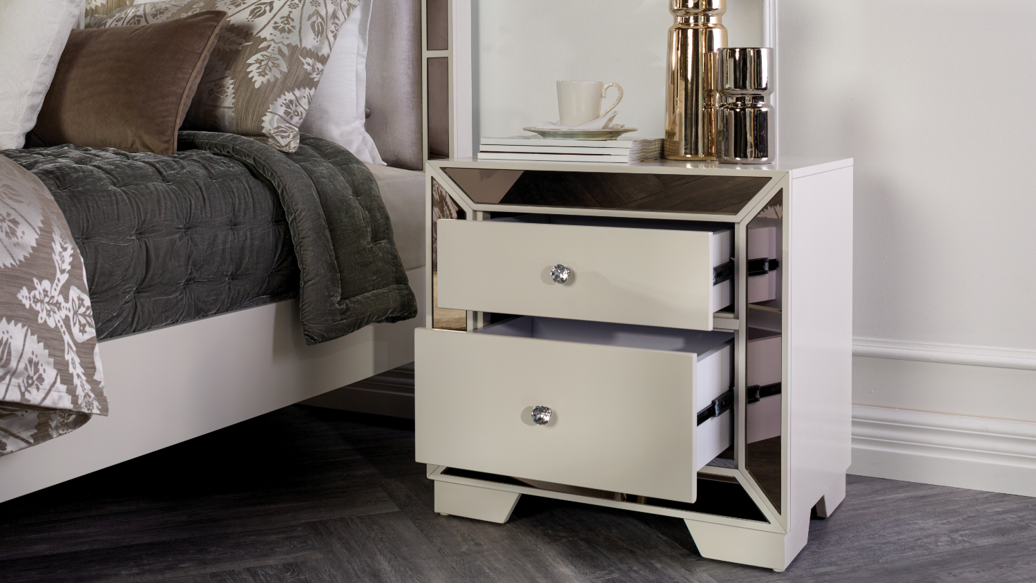 Juliette King 5 Piece Dresser and Mirror Bedroom Suite Harvey Norman New Zealand
